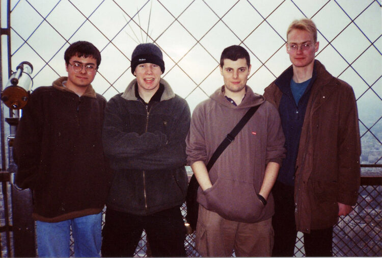 15 Things That Were Normal 20 Years Ago and Feel Weird Now