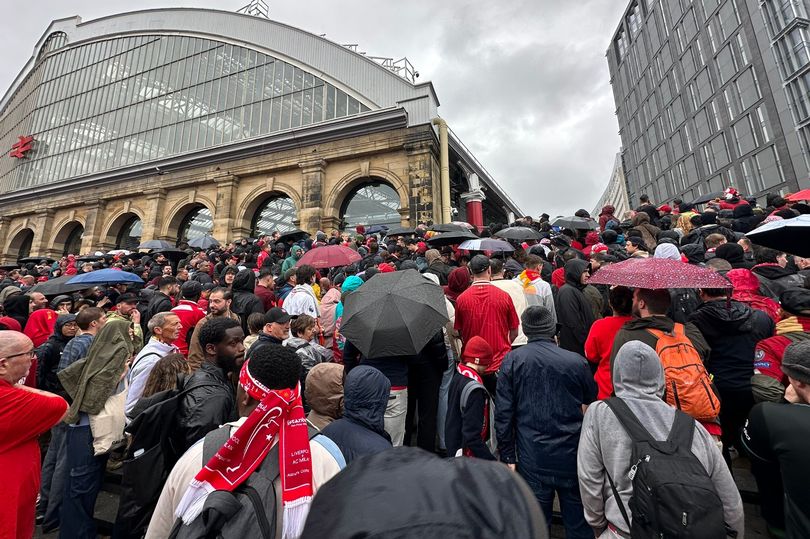 'Absolute chaos' Lime Street station scenes lead to Network Rail apology
