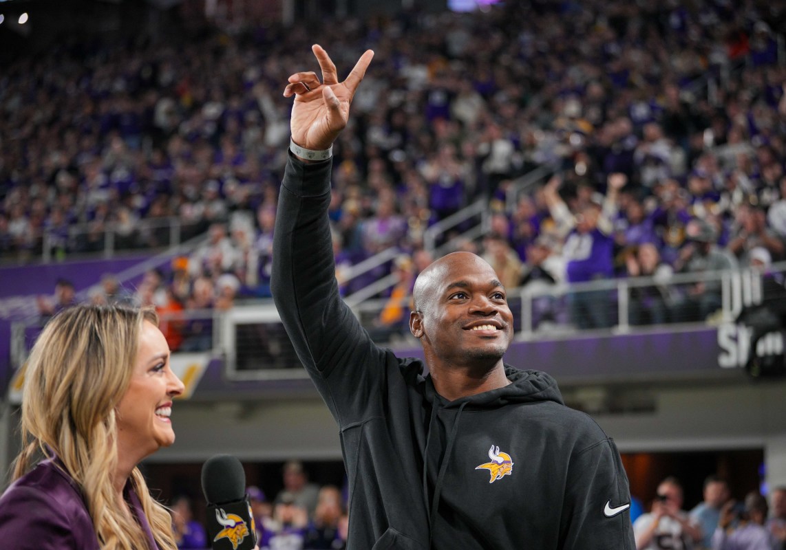 Video Shows Former NFL Legend Adrian Peterson in Fight Over Poker
