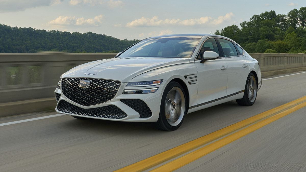 2026 BMW 5 Series vs 2026 Genesis G80: 5 Key Differences