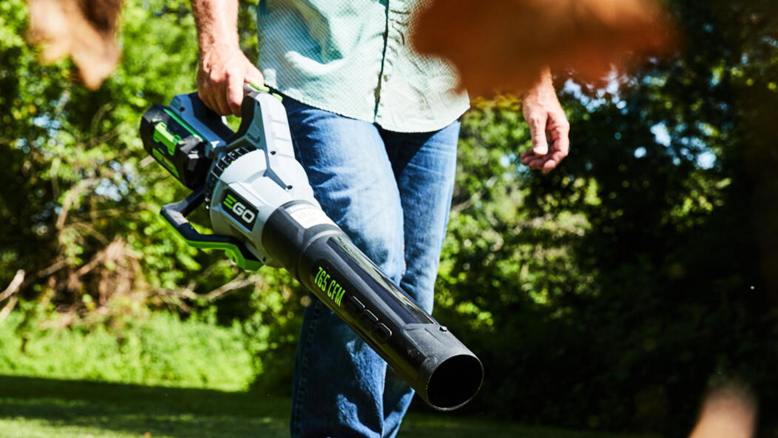 Use These Cordless Leaf Blowers to Clear Off Your Lawn For Growing Season