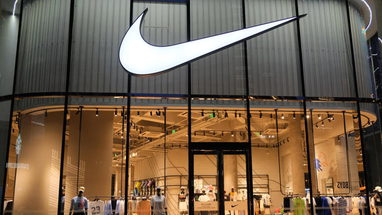 Nike Is Selling 'Stylish' $80 Sneakers for Just $53, and Shoppers Say ...