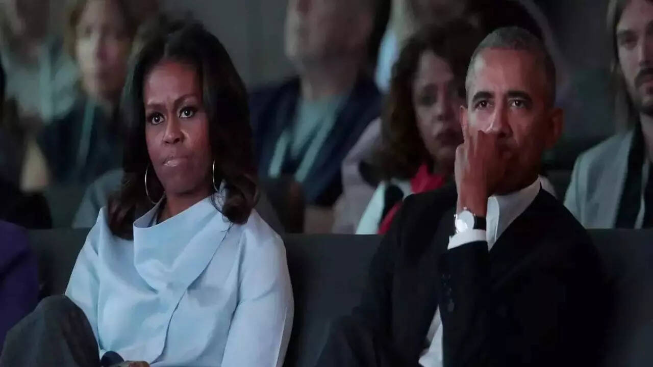 Watch Video: Secret Service women officers fight near former President ...