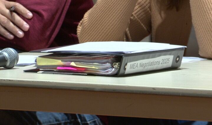 Minot Public School teachers to continue contract negotiations Wednesday