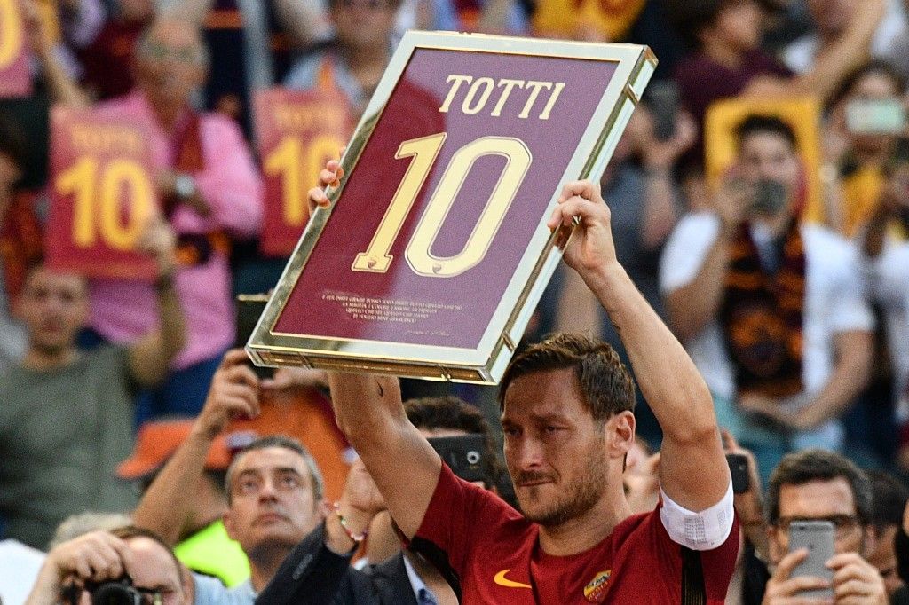 SEJARAH HARI INI - Masuk Gantikan Mohamed Salah, Francesco Totti Beri ...