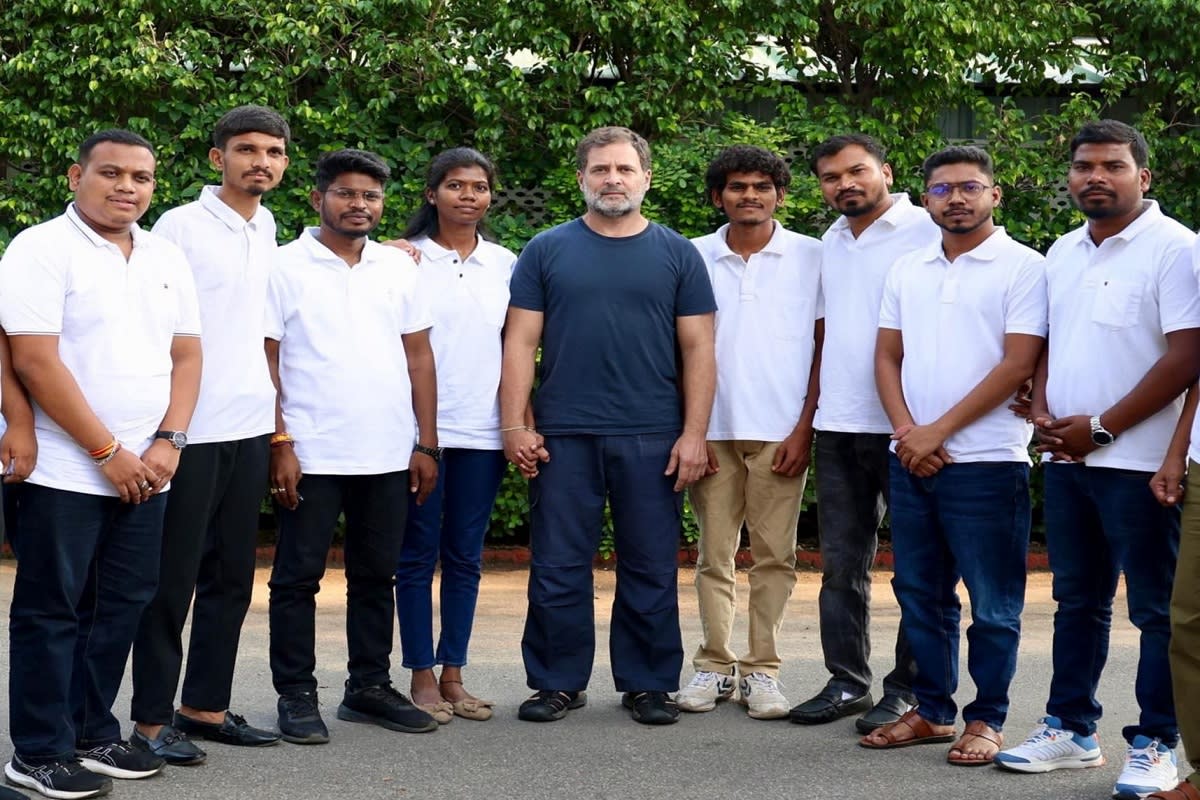 Pendra News: आदिवासी छात्र नेताओं ने की राहुल गांधी से मुलाकात ...