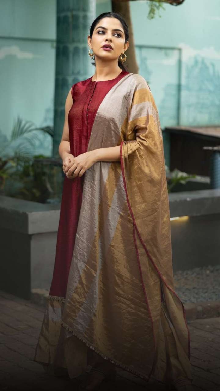 7 Vibrant Suit Sets By Nikhila Vimal For Fashion-Forward Women