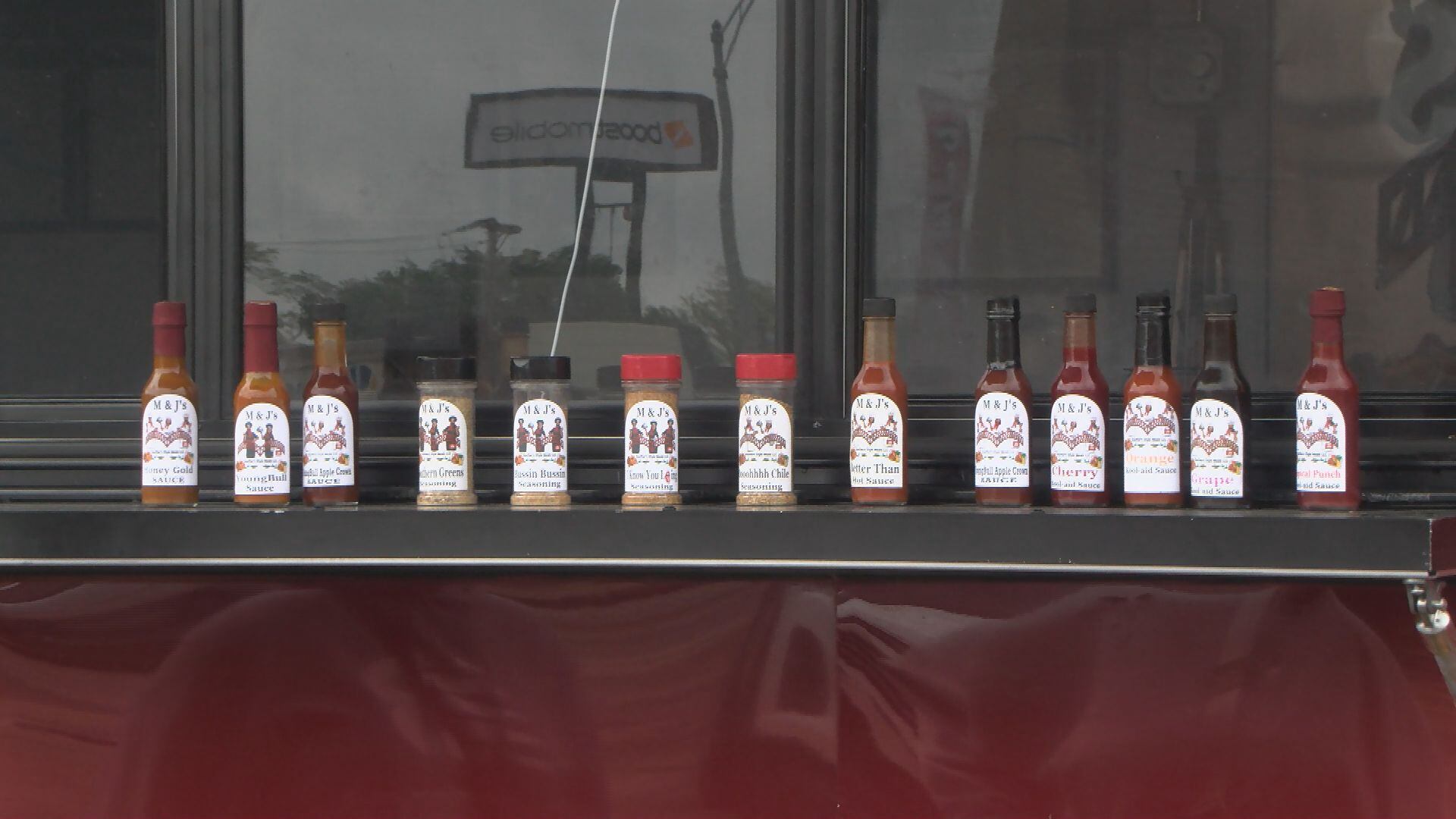 Lincoln food truck brings sauces, seasonings to Hy-Vee