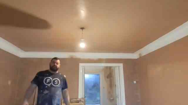 How to Plaster Huge Artex Ceilings Easily: 1 Man, 6 Bags, 1 Gauge Speedskim