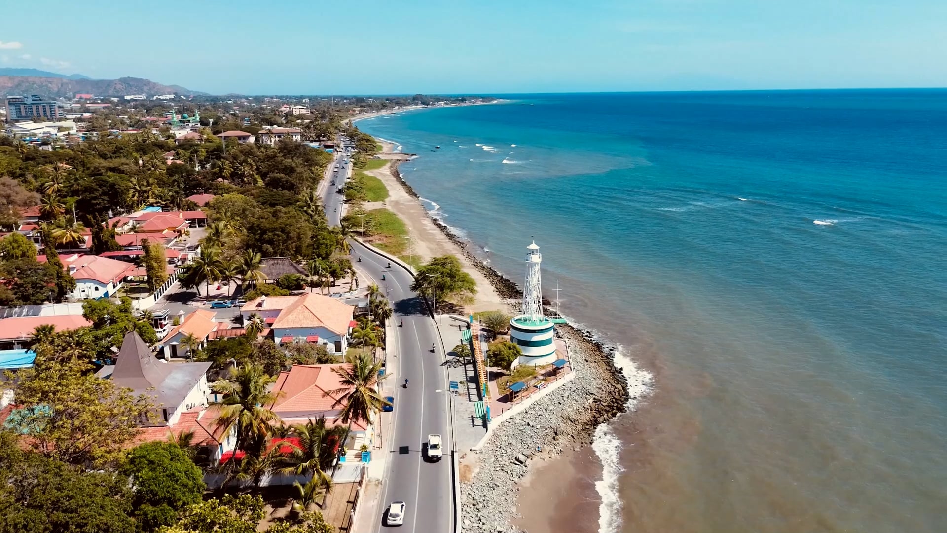 Kelet-Timor: Drónnal készített kilátás Diliből a korallzátonyokig