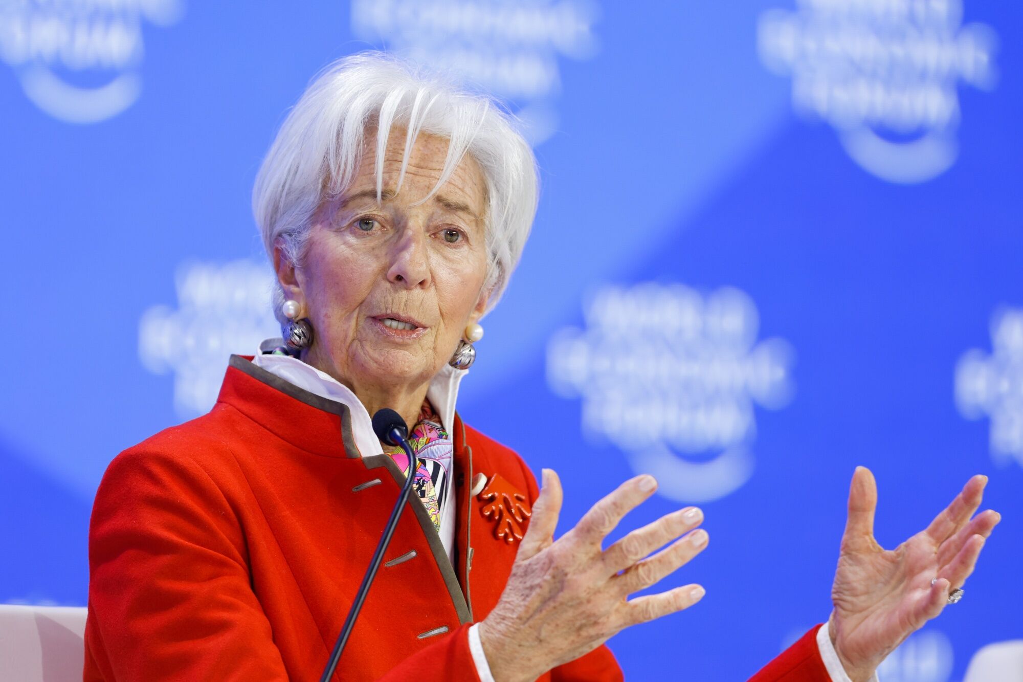 Lagarde Discussed Leaving ECB Early for WEF, Schwab Tells FT