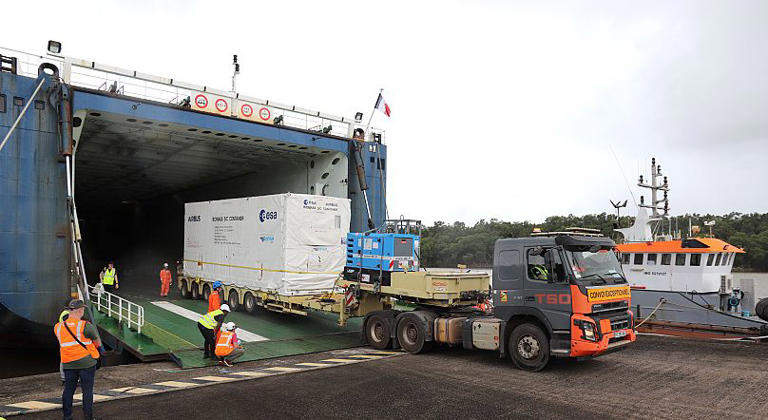 Behind the scenes on launch day for Biomass, ESA's latest mission ...