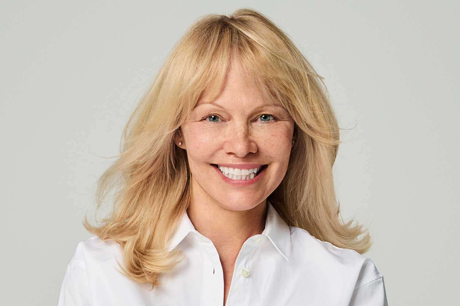 Pamela Anderson Brings Her Famous Hair, Fresh Face and 'Fearless ...