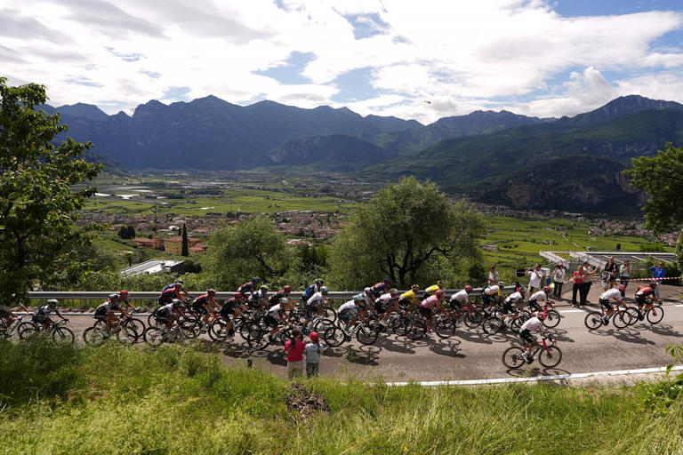 Giro d’Italia 2026, la classifica big: Giulio Pellizzari crolla ...