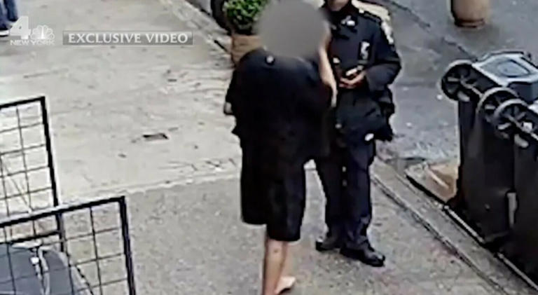 La fuga di Michael Carturan dalle torture: il video senza scarpe e ...