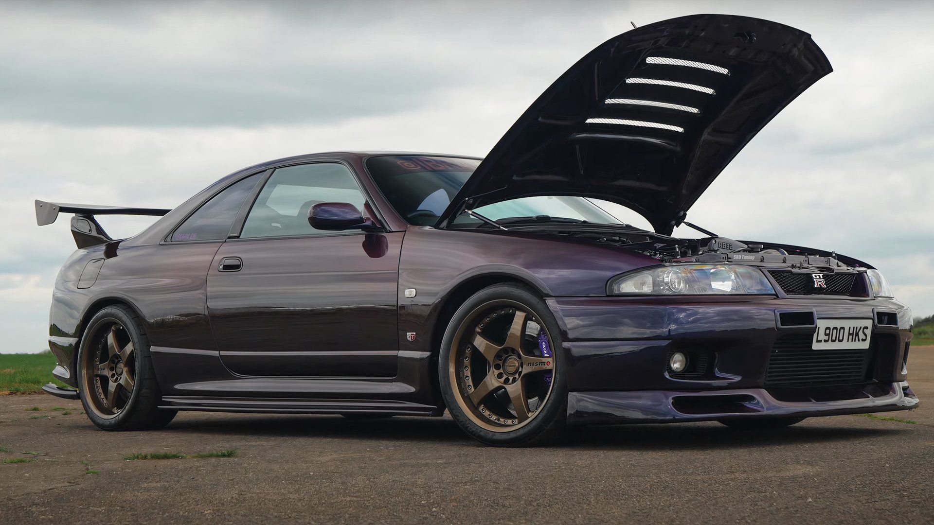 Nissan Skyline GT-R Boasts 1,200-HP RB32 And Sequential Gearbox