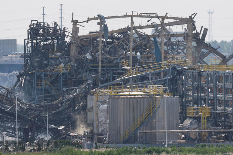 At least 5 killed after fire rips through chemical plant in China