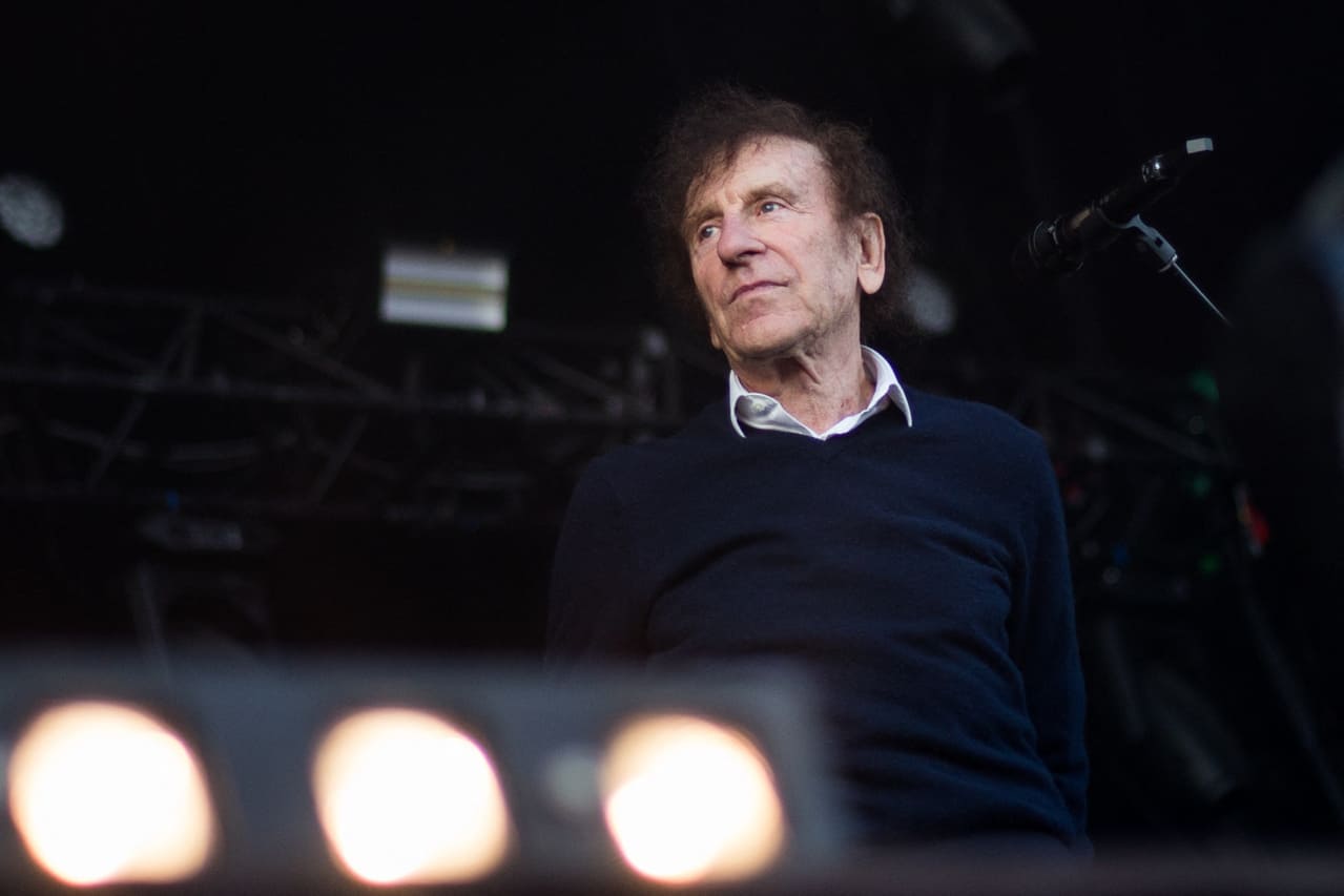 Alain Souchon (81 ans) : "Je dormais dans les champs...", le chanteur ...
