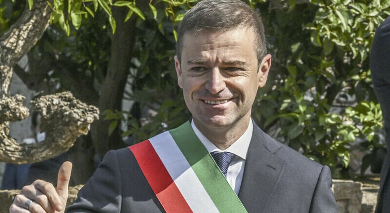 Appalti a Sorrento, si dimettono 11 consiglieri: di Bari nomina il commissario prefettizio