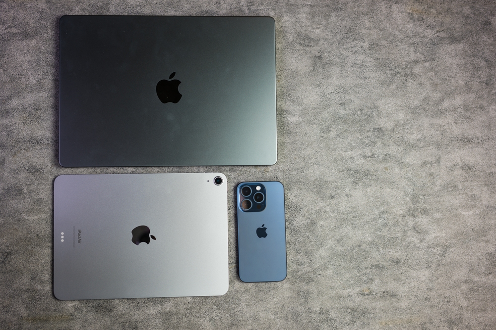 10 Fascinating Facts About Jony Ive: The Man Behind Apple’s Iconic Designs