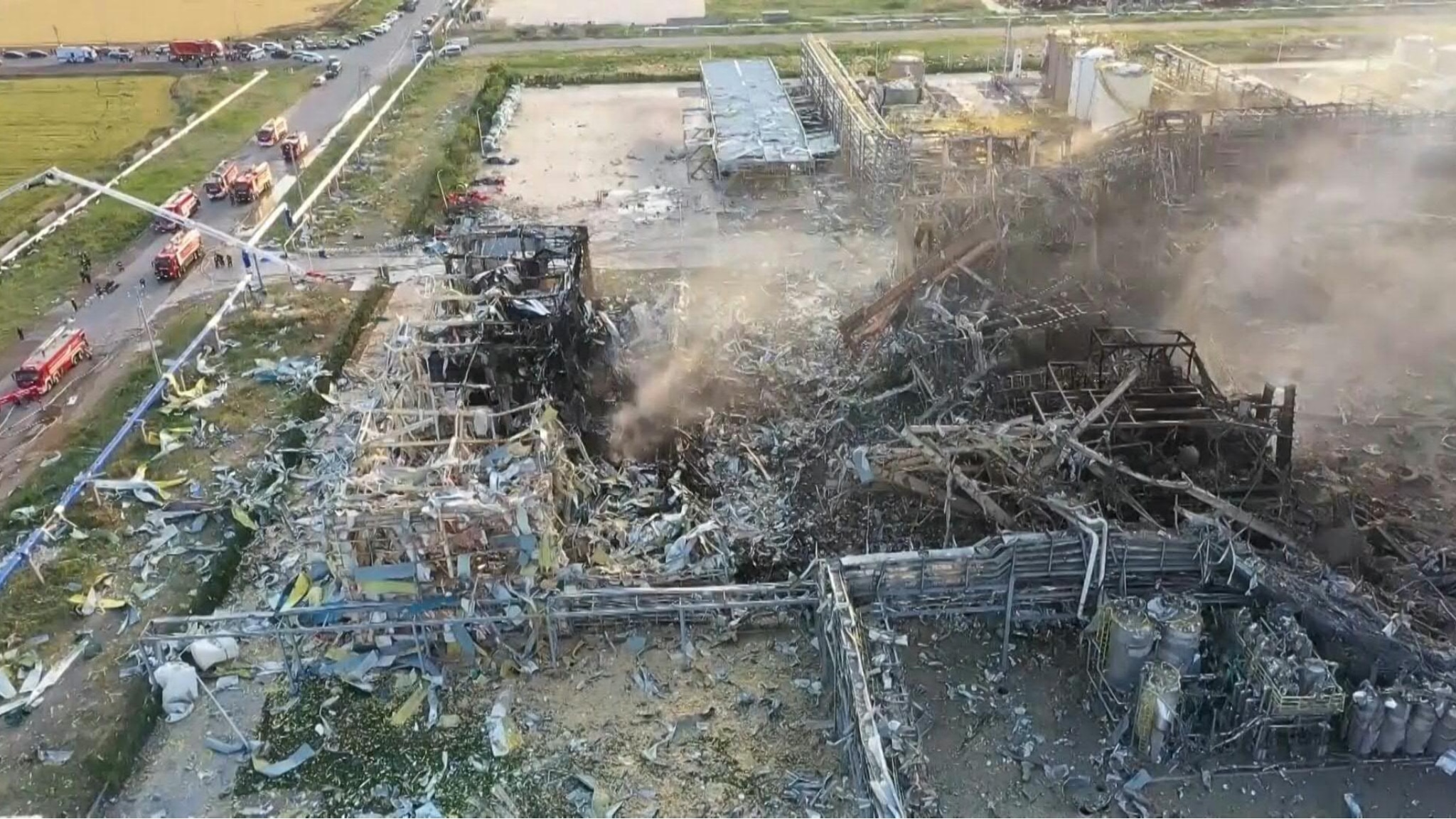 Cina, esplosione in un impianto chimico: le immagini dall’alto dello ...