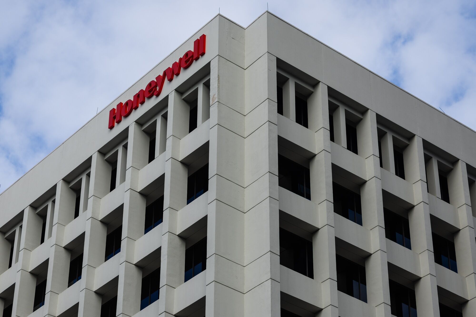 Honeywell Enters Cooperation Pact With Elliott Before Breakup