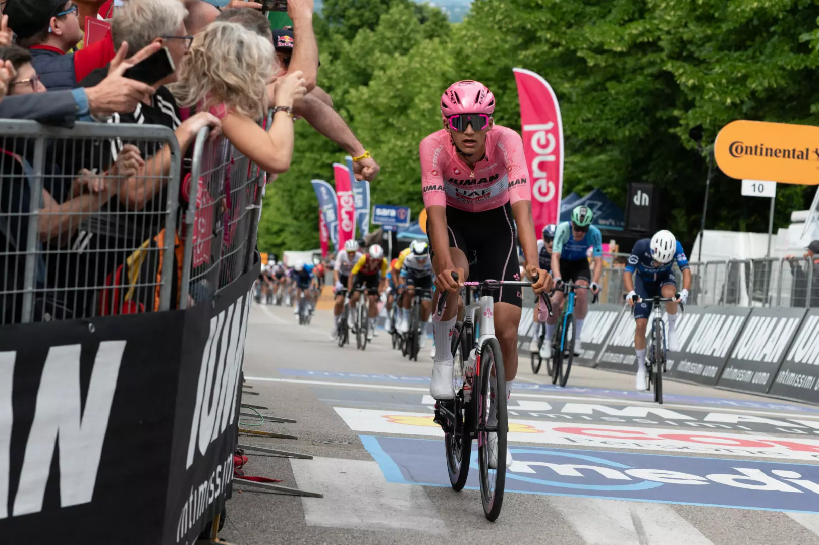 Prodhomme vince la 19esima tappa, del Toro rimane maglia rosa
