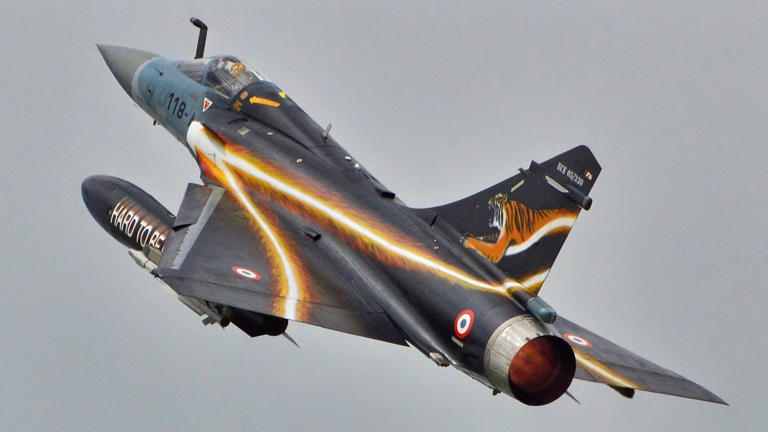 Dispersed, Cheap, Deadly: The JAS 39 Gripen-E Blueprint Ukraine Wants