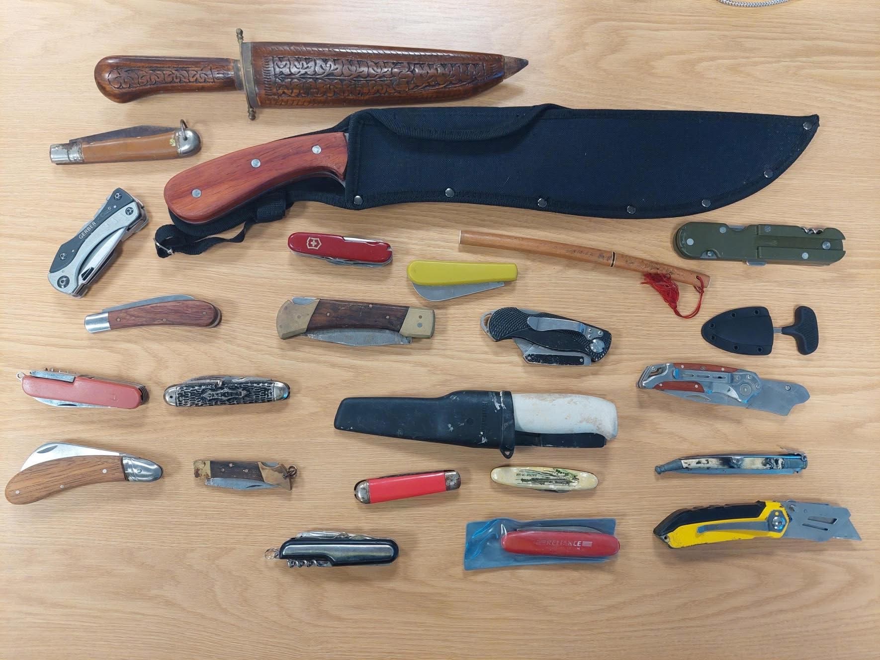 As boy hands in 24 blades to police, what are the laws on carrying ...