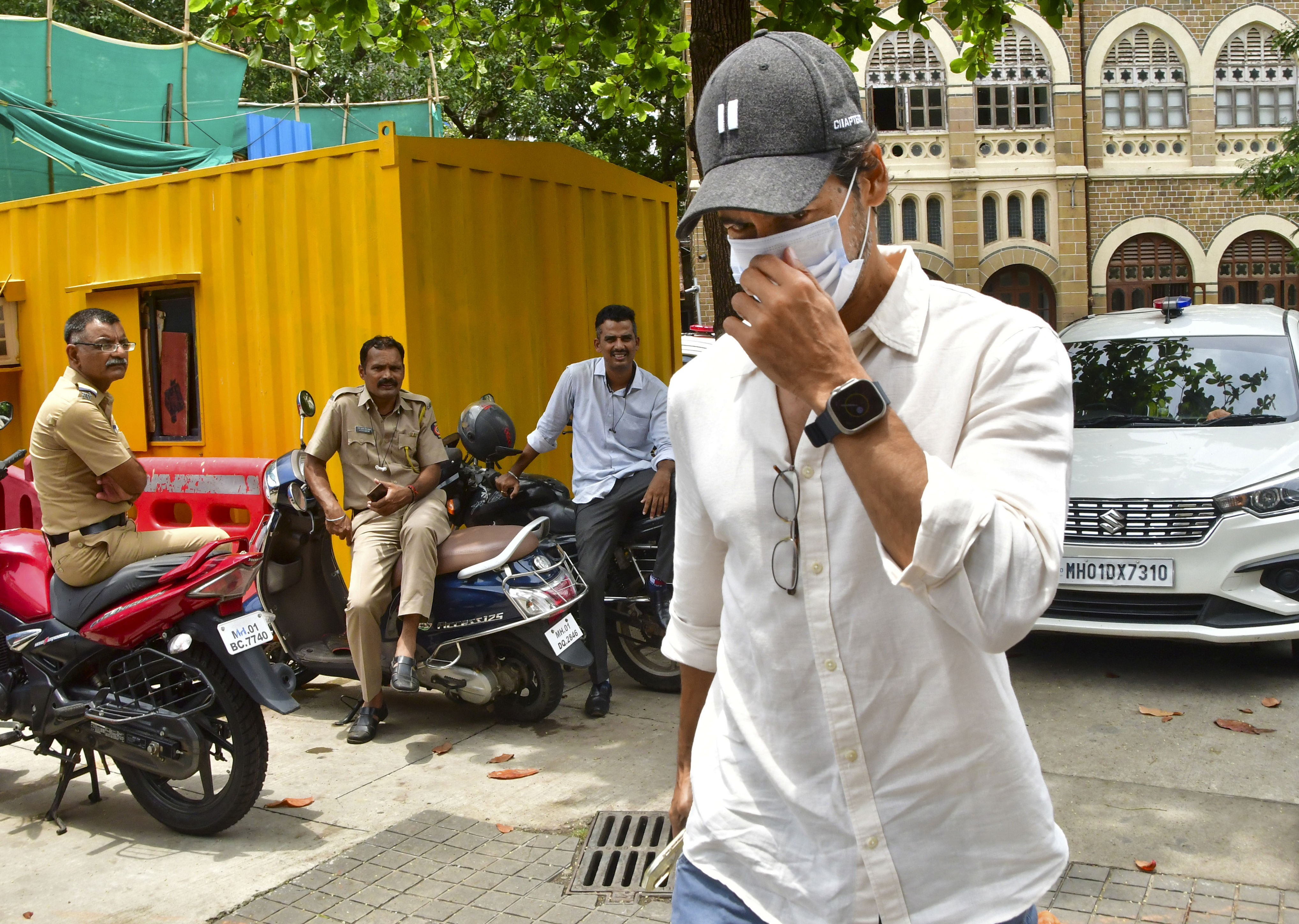 Mithi river desilting scam: EOW questions actor Dino Morea, brother for ...