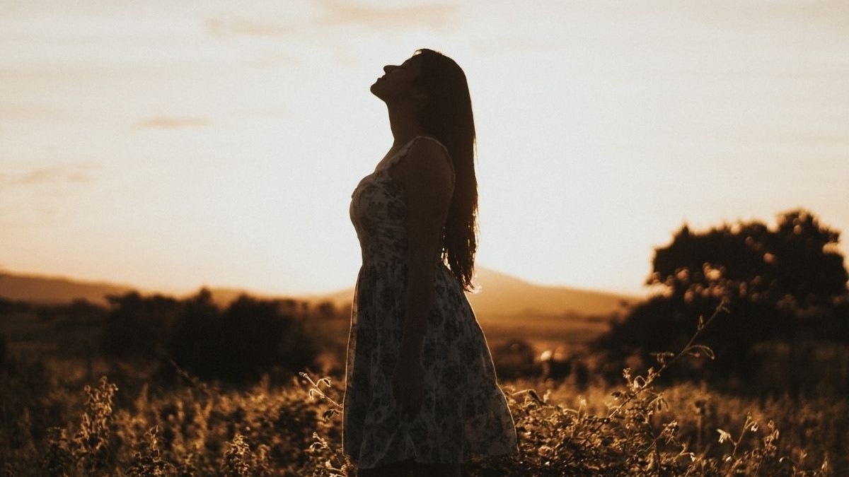 Unyielding Standards: 6 Behaviors Emotionally Strong Women Won't ...