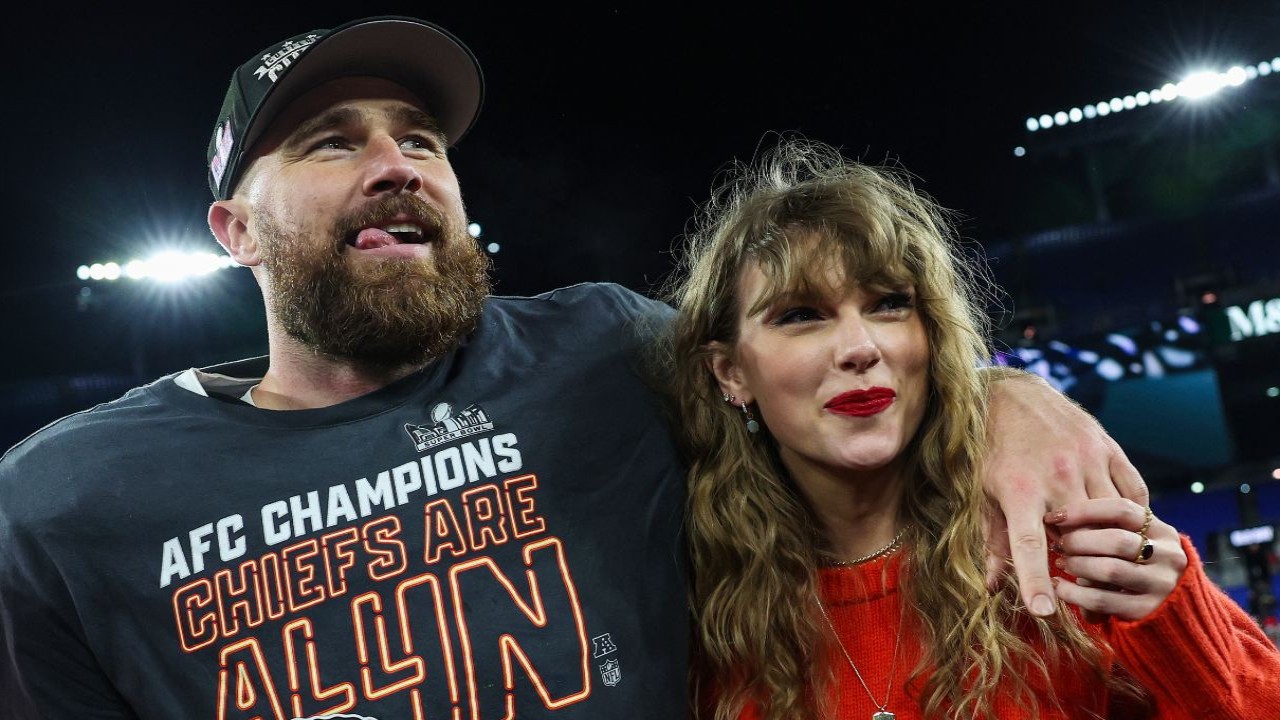 Taylor Swift Builds Love Nest With Travis Kelce in Florida, Earns Best ...