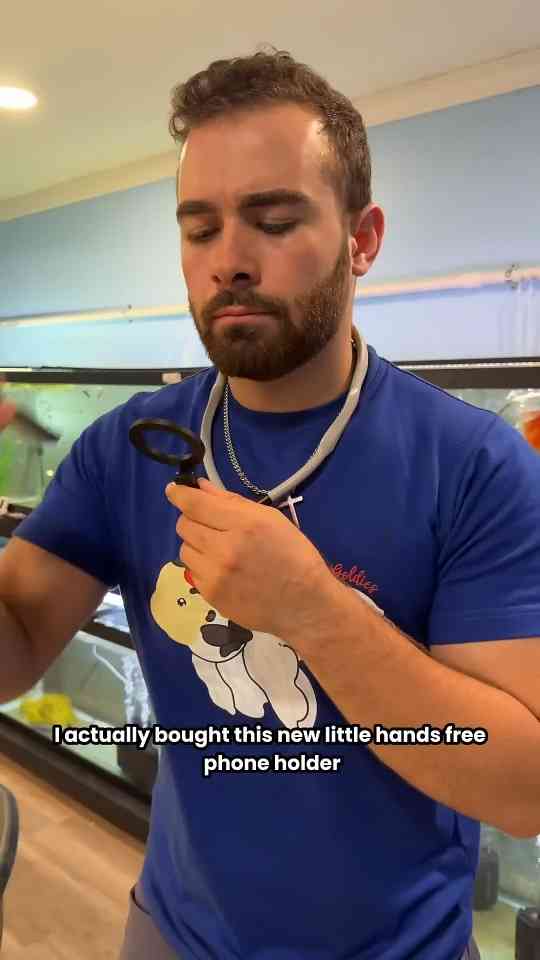 How to Hold Your Phone Properly