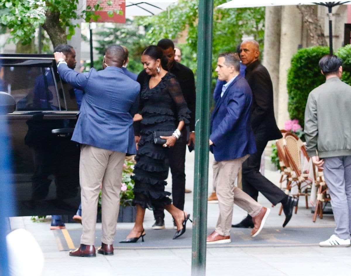 Michelle and Barack Obama enjoy private yacht getaway in Italy amid ...