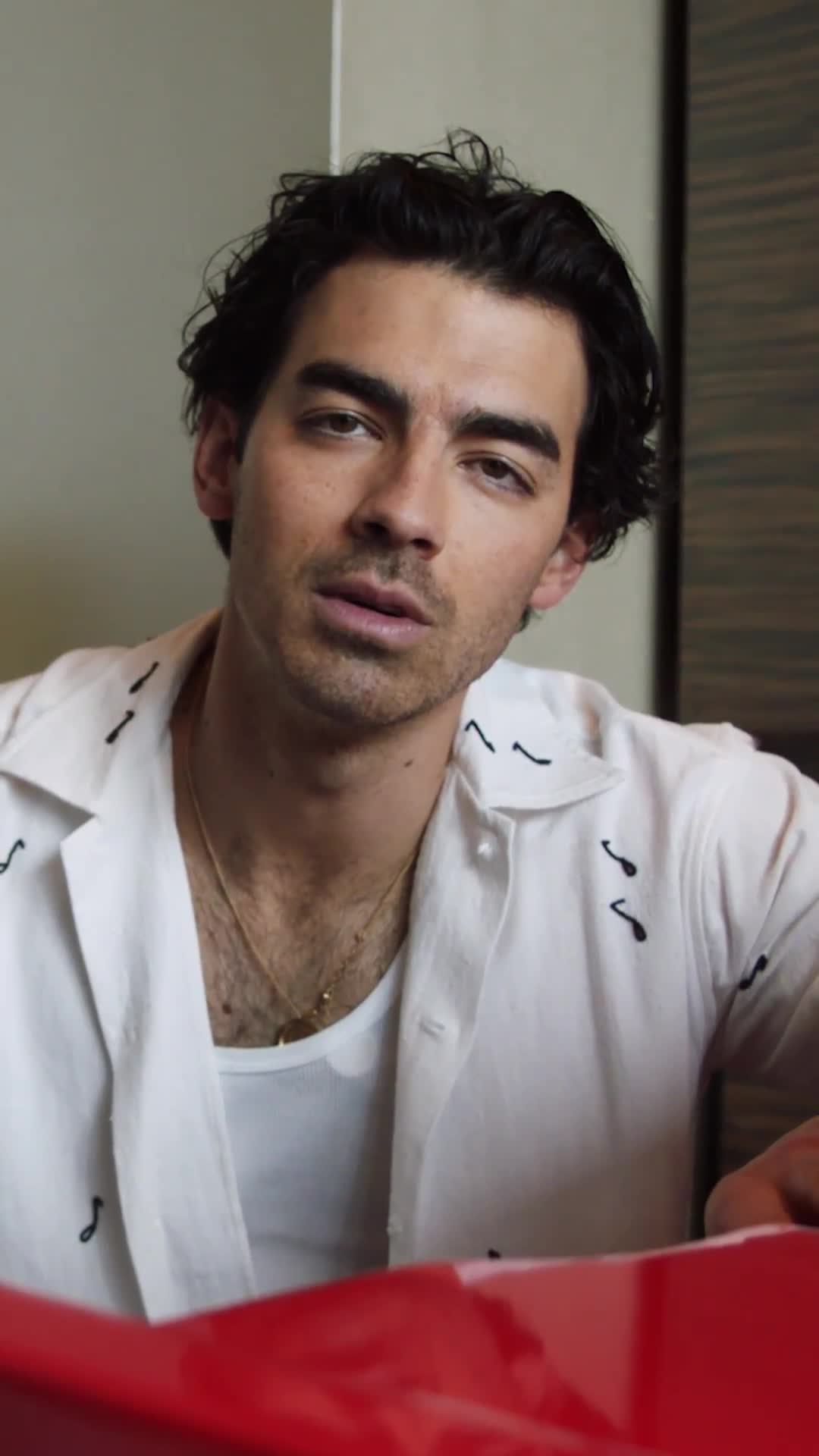 Joe Jonas Sings a Vogue Theme Song