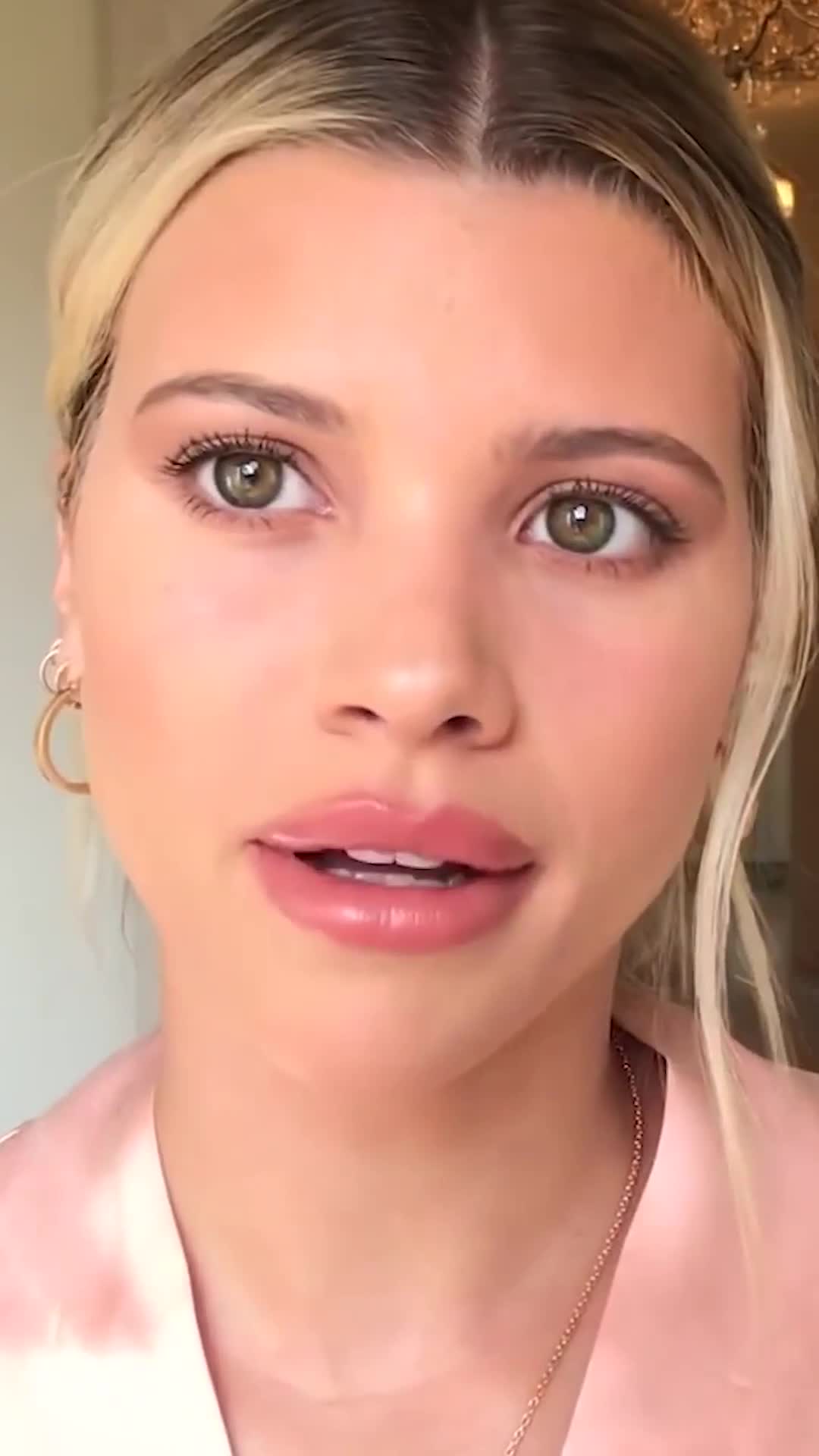 Lip Gloss or Lipstick? Hailey Bieber, Emma Chamberlain, Rihanna an More ...