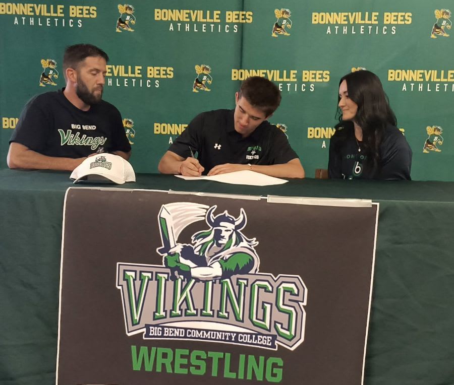 Bonneville wrestler Ryker Vail signs with Big Bend Community College ...