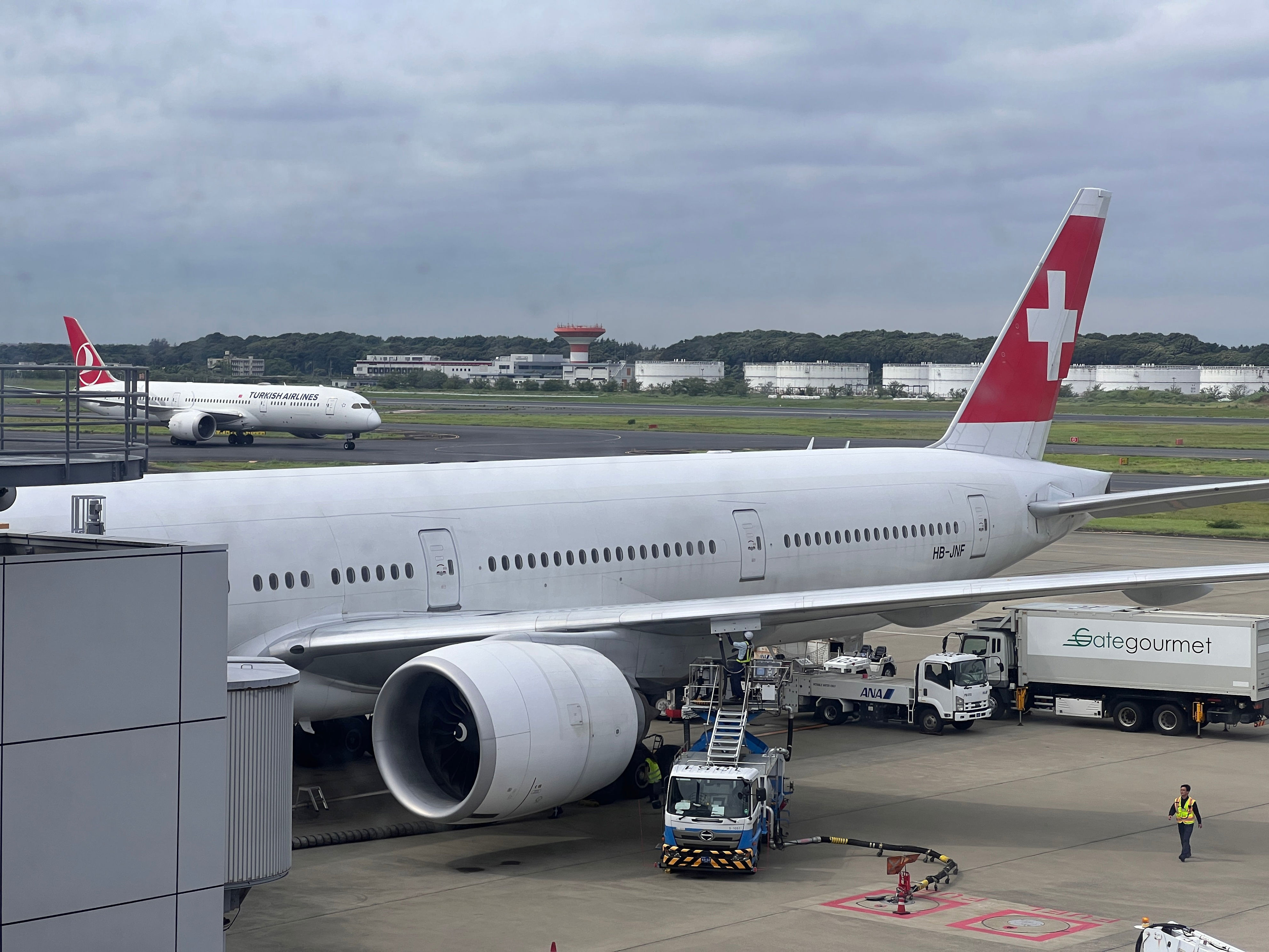 [Award alert] Fly business class to Switzerland from 45K points
