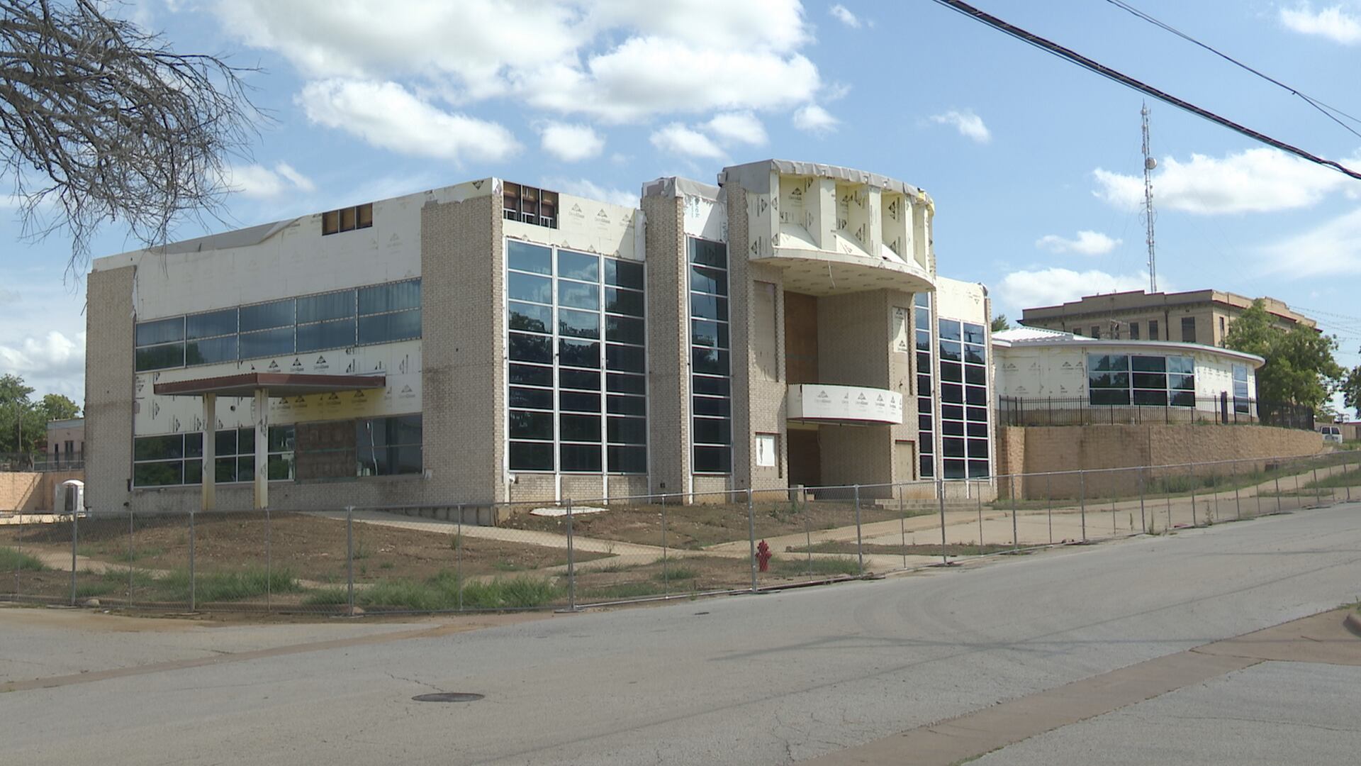 Caldwell City Council weighs options for unfinished city hall building