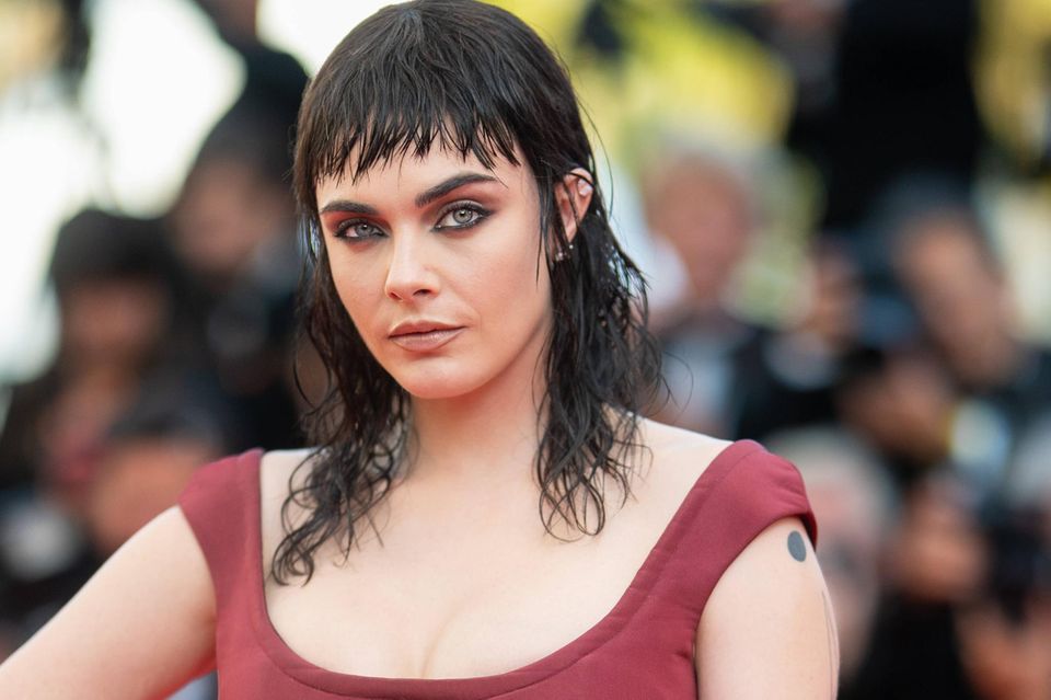 Letterbox Bangs: Um diesen Frisurentrend kommst du 2025 nicht herum