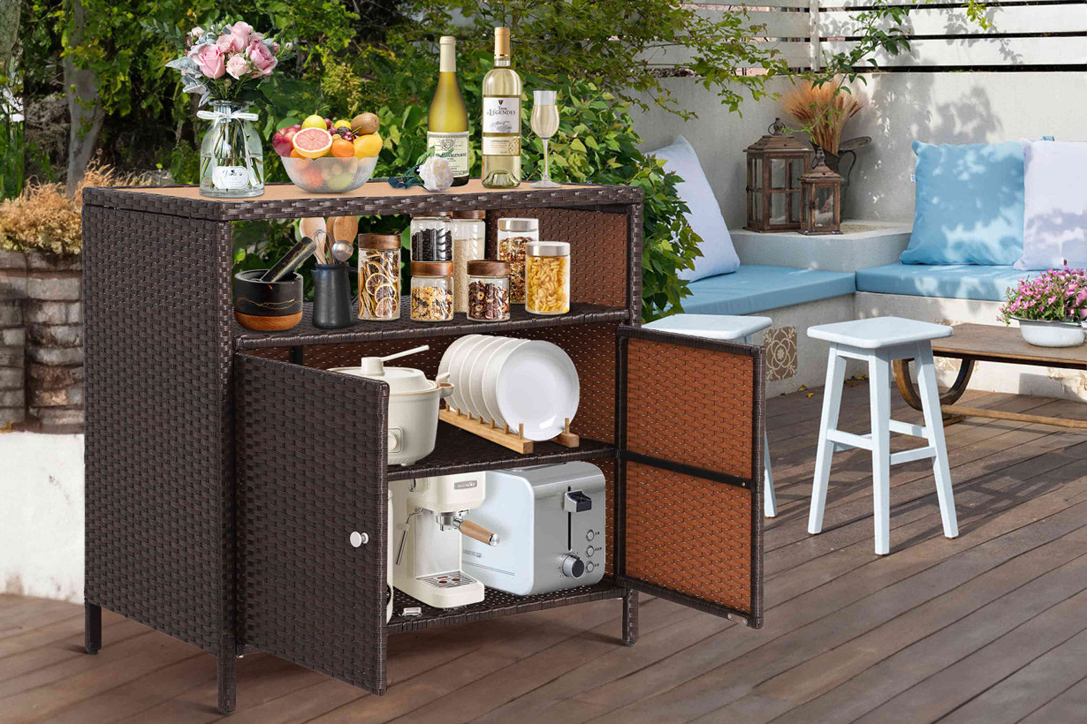 Create a Luxe Outdoor Kitchen With These Grill Carts and Multi-Use ...