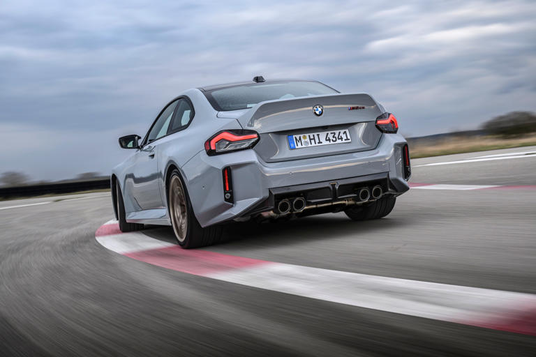 Voici la nouvelle BMW M2 CS (2025) : plus de 500 ch, design affûté mais sans boîte manuelle et ...