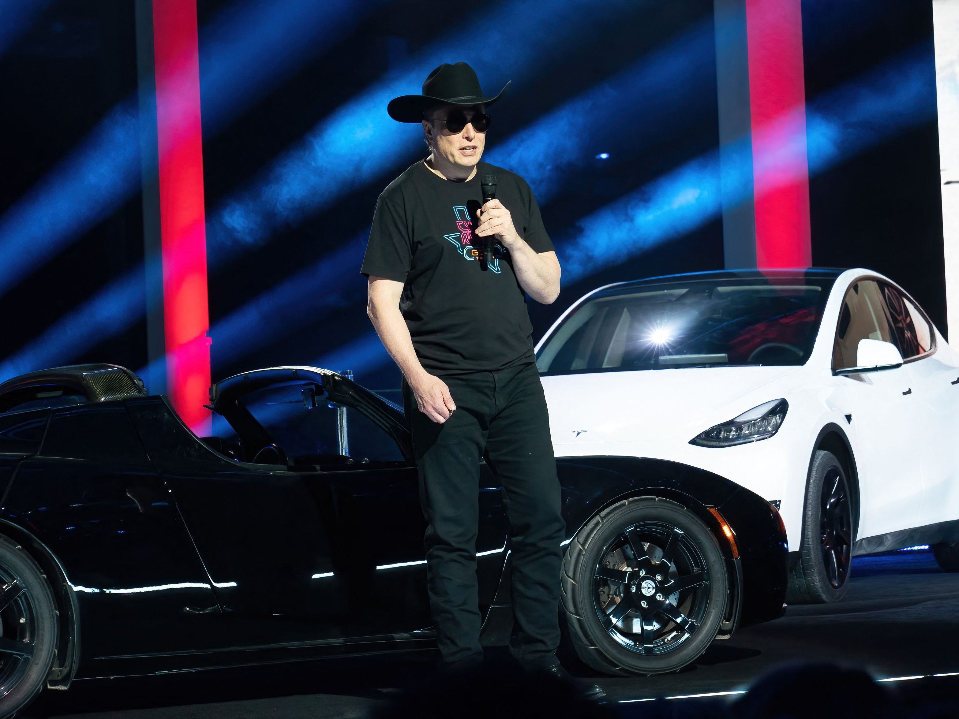 Elon Musk says he's back to sleeping at work, and Tesla investors are ...