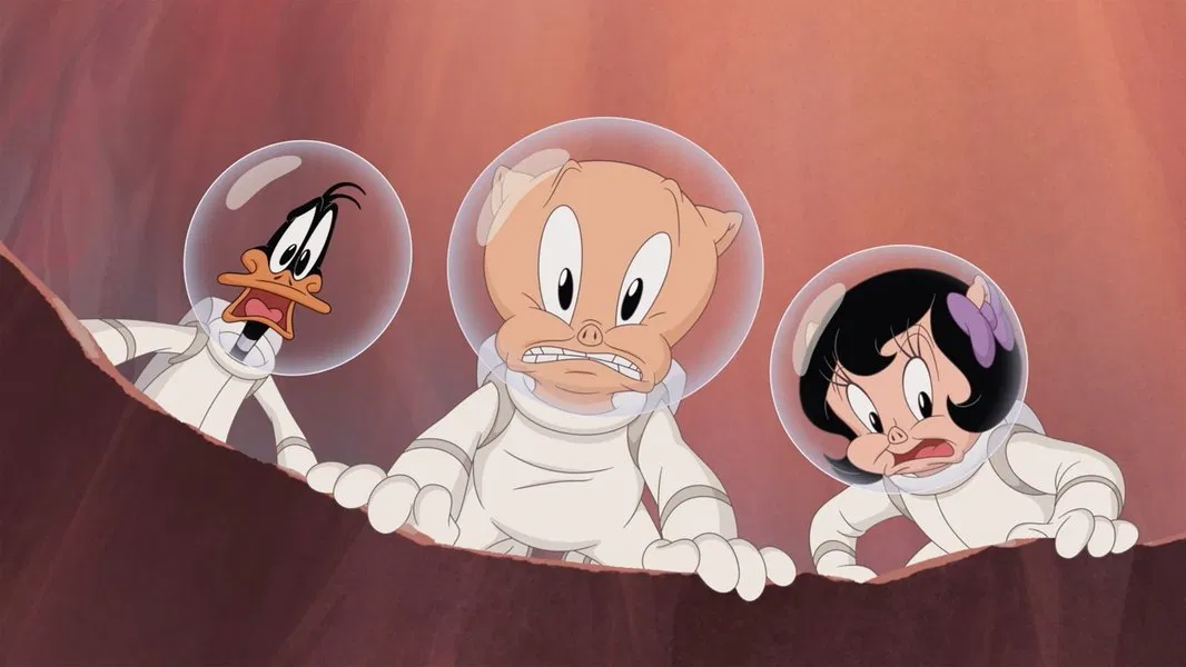 The Looney Tunes are back -- with aliens, bubble gum, and total mayhem