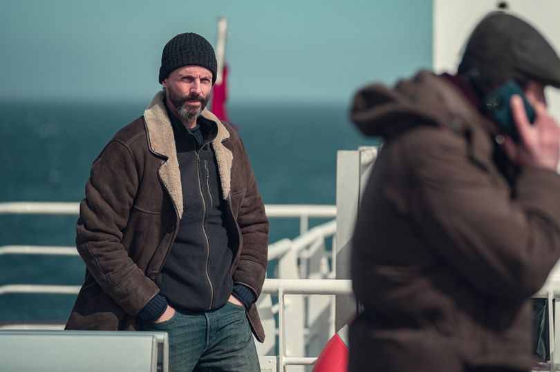 Inside Netflix star Matthew Goode's life from marriage to Downton Abbey ...