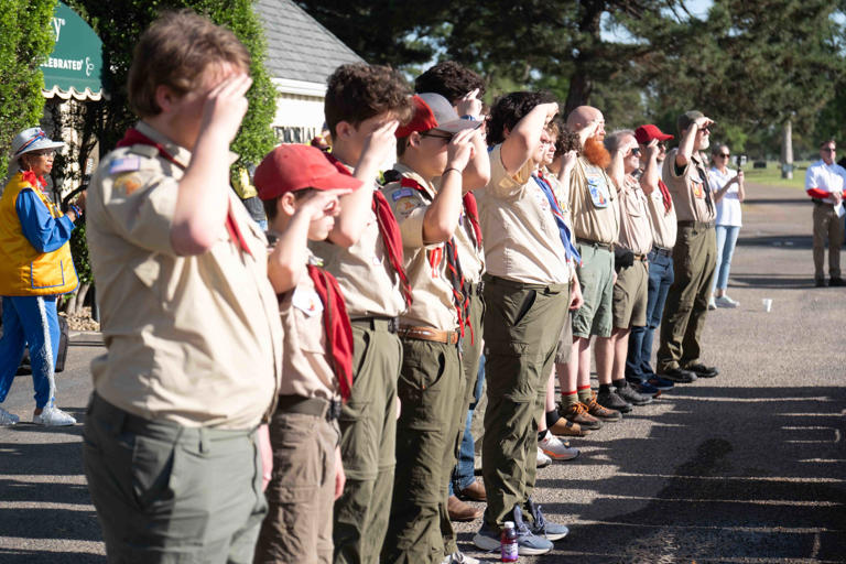 Scouts, community honor 3,000+ veterans at Memorial Park Cemetery