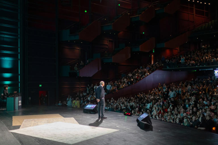 Inside Bill Gates’ meeting with his foundation’s staff after his $200 ...