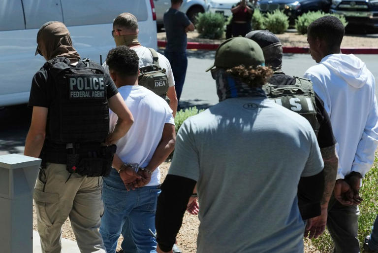 Report: Trump climate policies are driving migrants to the border