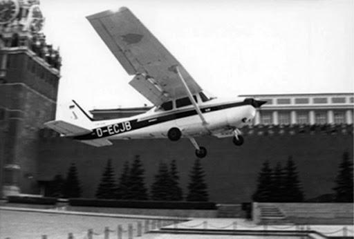 Today in Aviation History: The Anniversary of Mathias Rust's Flight to ...
