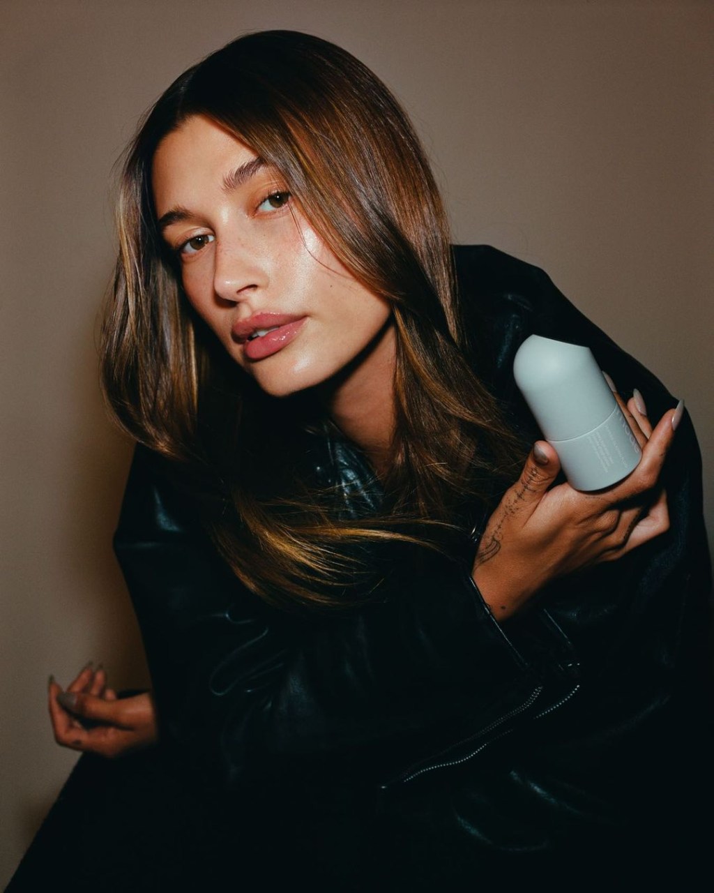 Hailey Bieber joins coveted billionaire club with massive Rhode deal as ...